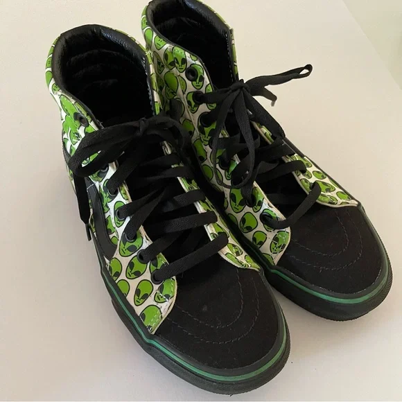 👽Rare Alien Head Print Vans Sk8-Hi CustomsHigh Top Shoes Size: Men: 6.5 ...